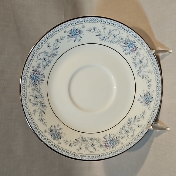 Noritake | Dining | Contemporary Noritake Blue Hill 2482 5 Piece Place ...